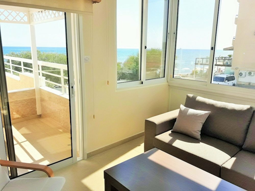 Otel 16 Sandy Beach, Larnaka, foto