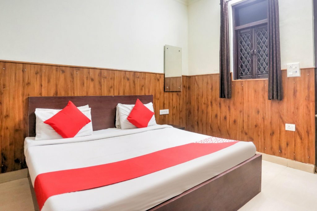 Otel Oyo 74945 Shri Sai Guest House, Delhi, foto