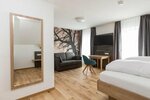 Landgasthof Zahn - Moderne Unterkunft (Bavaria, Neu-Ulm, Hauptstraße, 35), otel  Bavyera'dan
