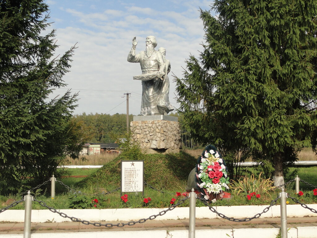 Anıt, heykel Братская могила, Kalujskaya oblastı, foto