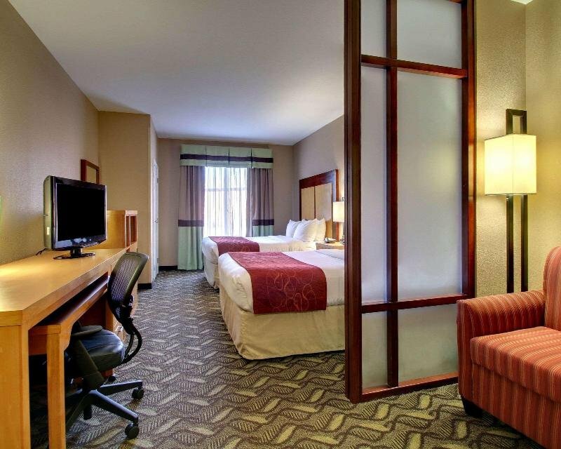 Otel Comfort Suites Airport, Missisippi Eyaleti, foto