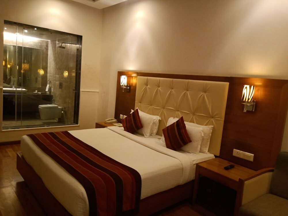 Otel Aarohi Starz Club, Ahmadabad, foto