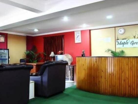 Otel FabExpress Maple Green Deluxe, Bangalor, foto