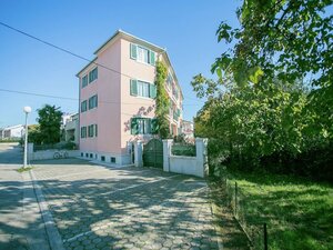 Apartment Albert (Istria County, Rovinj), otel  Rovinj'den