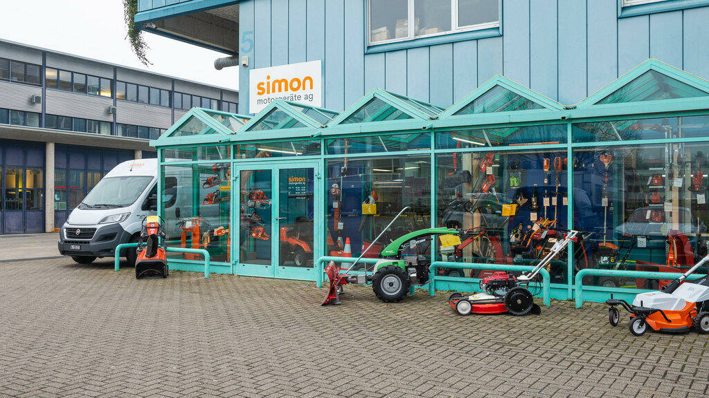 Bahçe ekipmanları ve teknolojileri Simon Motorgeräte AG, Basel‑Landschaft, foto