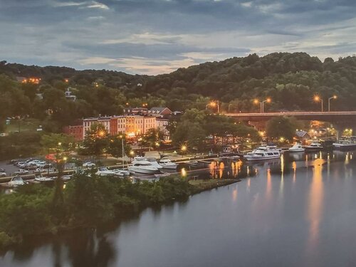 Bar Mariner's Harbor, Kingston, foto