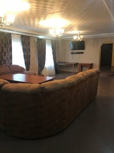 Гостиный дом День и Ночь (ulitsa Kombaynostroiteley No:62, selo Ryasnoye), otel  Rostovskaya oblastından