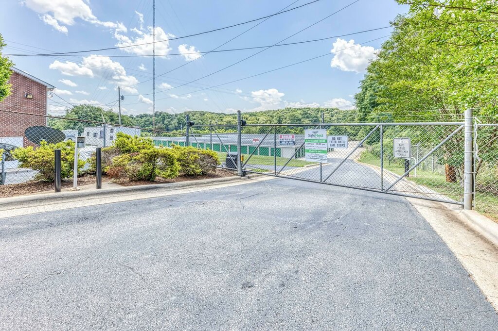 Depo hizmetleri SafeNest Storage, Kuzey Carolina Eyaleti, foto