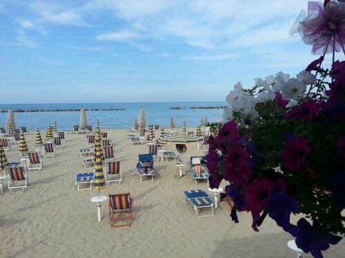 Otel Hotel Nel Pineto, Abruzzo, foto