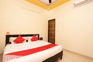 Hotel Rock Star by Oyo Rooms (North Central Railway, Faridabad), otel  Faridabad'dan
