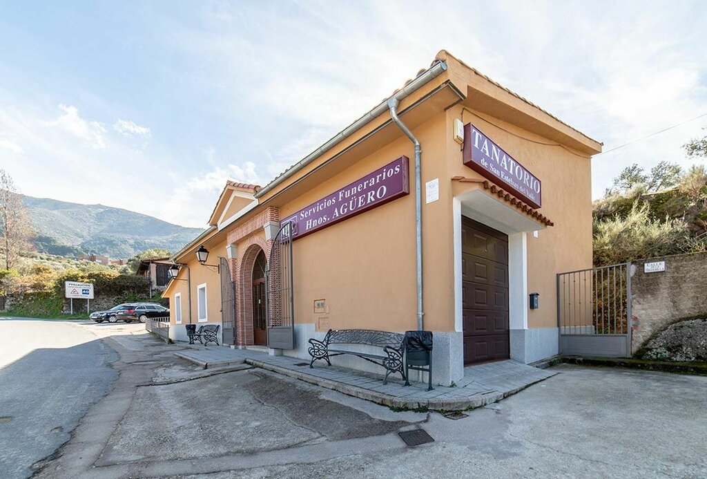 Cenaze hizmetleri Funeraria Hnos. Agüero San Esteban del Valle, Kastilya ve Leon, foto