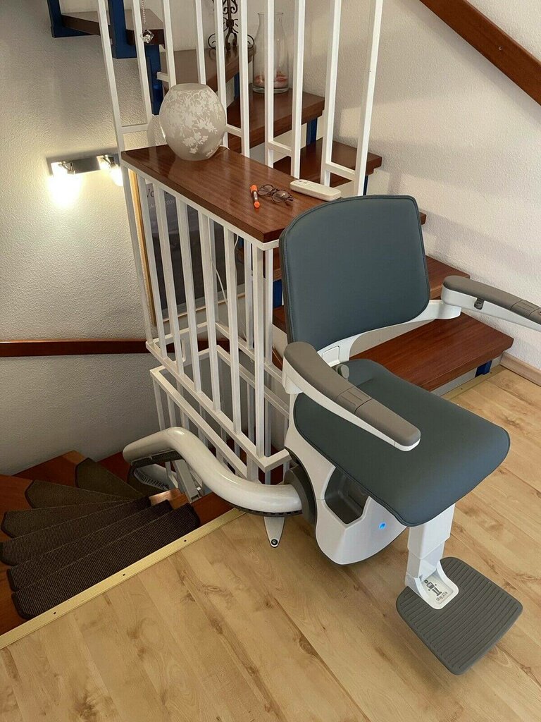 Asansörler, asansör ekipmanları Treppenlift Stuttgart - treppenlift-pflegekasse. de Fachberatung, Baden‑Wurttemberg, foto
