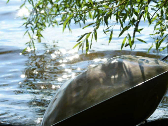 Müzik enstrumanların tamiri Handpan Showroom Lüneburg, Luneburg, foto