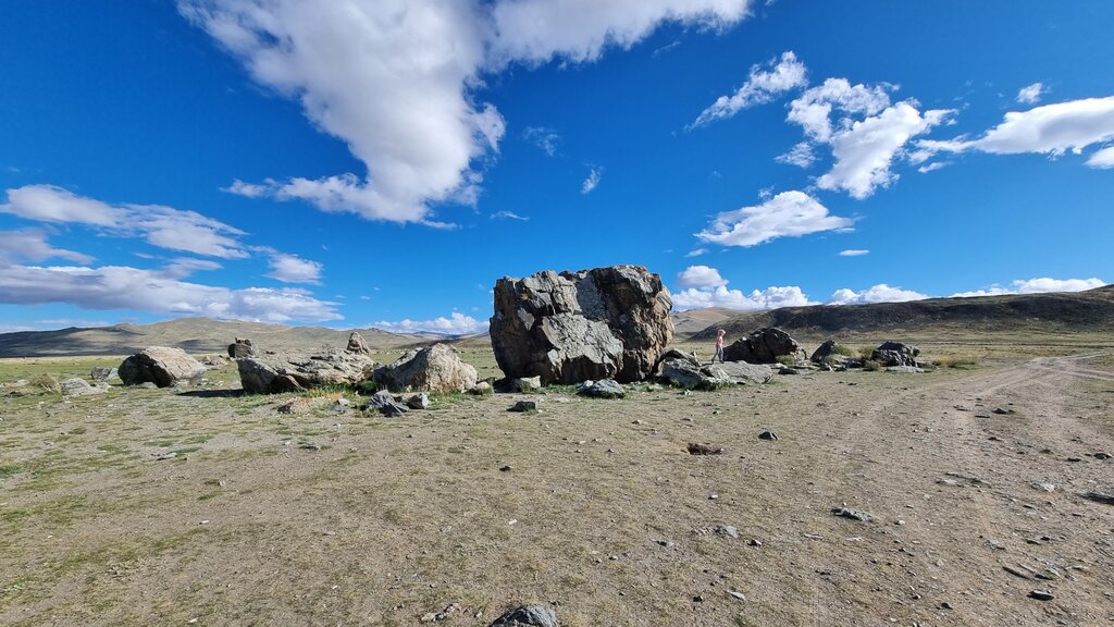 Turistik yerler Tarkhata Megalithic Complex, Altay Cumhuriyeti, foto