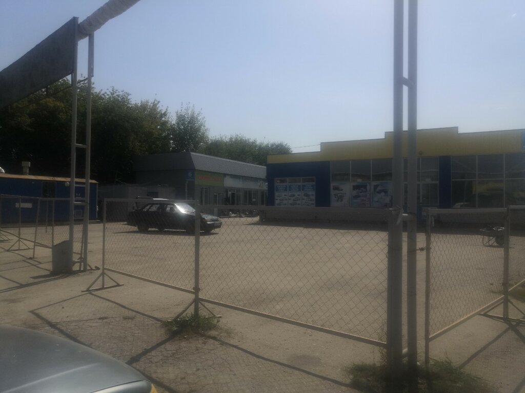 Otomobil pazarları Энгельсский авторынок, Engels, foto