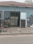 Atelier aluminium chez maître Yves (Brazzaville, Commune de Ouenzé, Rue Lenine), pencere üretim, satış ve montaj firmaları  Brazzaville'den
