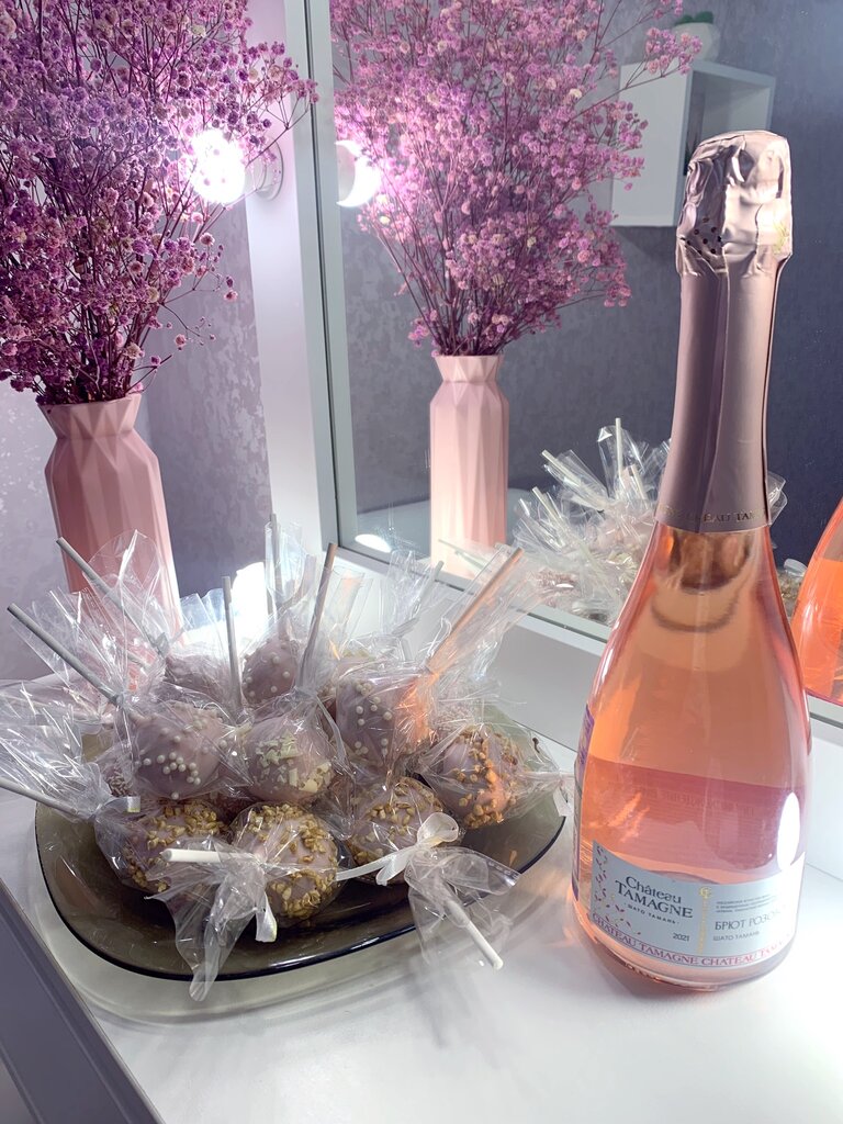 Manikür-pedikür TiNail Studio, Lobnia, foto