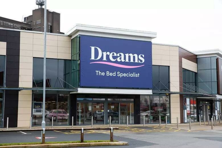 Mobilya mağazaları Dreams Manchester, İngiltere, foto