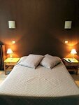 Le Commerce (Normandie, Departеment Manche, Arrondissement de Coutances, La Haye-du-Puits, Place Patton, 10), otel