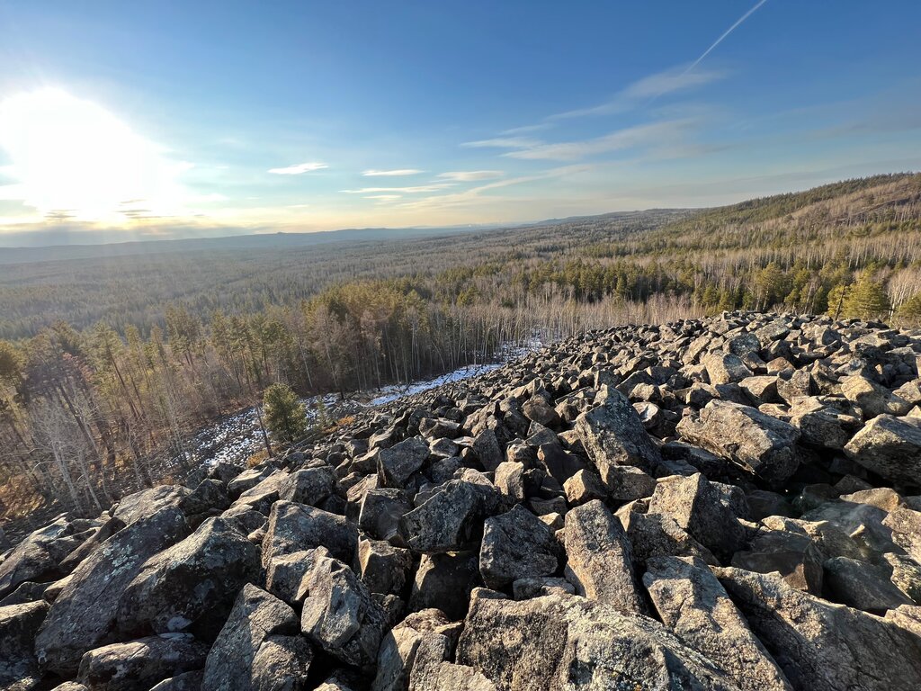 Dağ zirvesi Гора Силяхта, İrkutskaya oblastı, foto