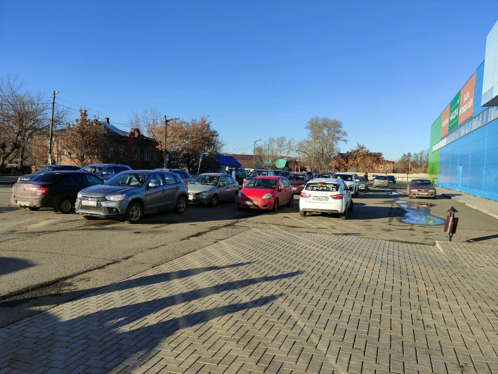 Otoparklar Parking lot, Sarapul, foto