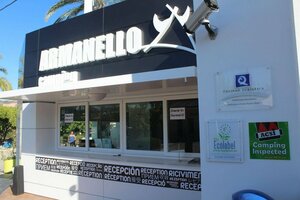 Camping Armanello (Comunidad Autónoma de Valenciana, Alicante, Altea, Avenida Comunitat Valenciana), otel  Benidorm'dan