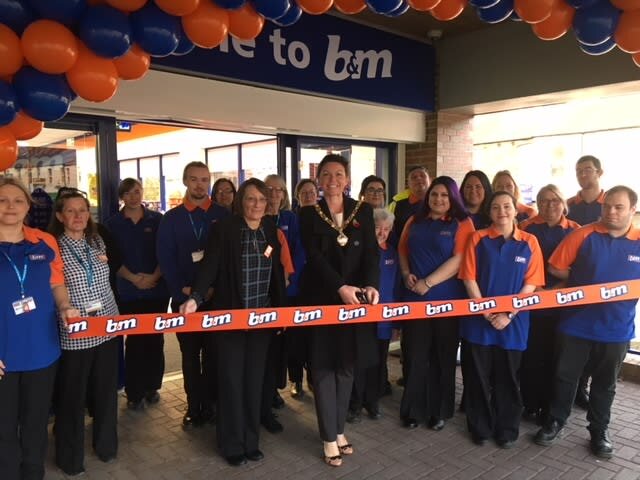 Şans oyunları B&m Store, İngiltere, foto