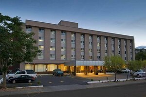 DoubleTree by Hilton Hotel Kamloops (British Columbia, Kamloops), otel  Kamloops'tan