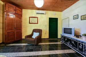House Bongo (Zadar County, Pašman, Ždrelac), otel  Zadar Bölgesi'nden