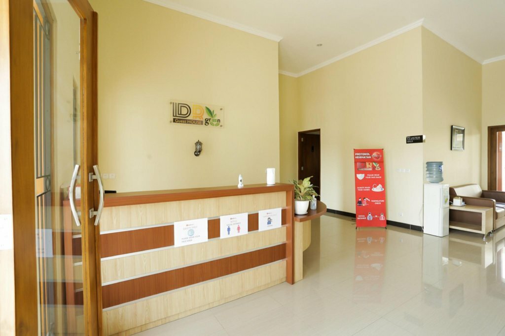 Otel Idr Green Guest House Syariah by Reddoorz, Surakarta, foto