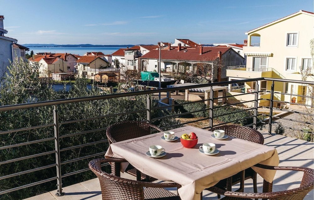 Otel Beautiful Home in Zadar With Wifi and 2 Bedrooms, Zadar, foto