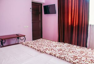 Anna Saria (ulitsa Apsny No:35, Town of Gagra), otel  Gagra'dan