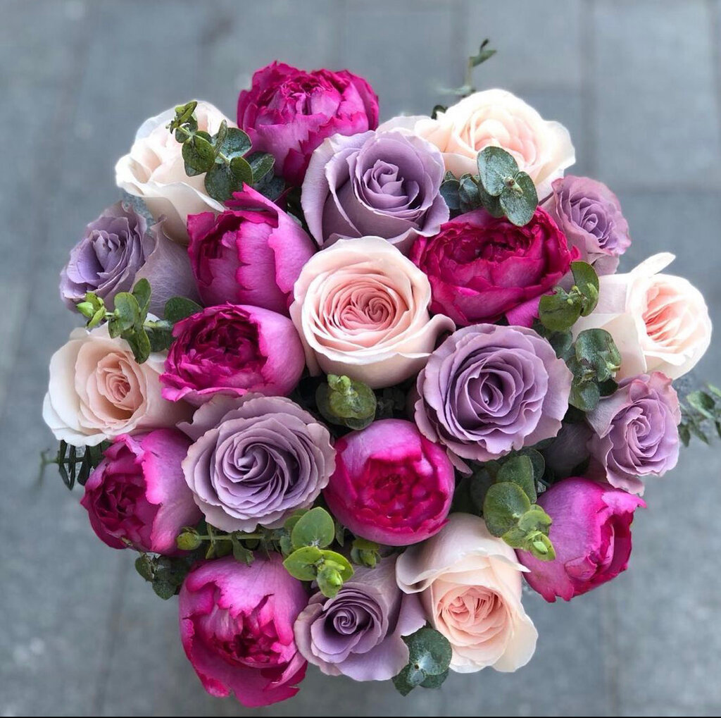 Çiçekçiler Vo imya rozy, Moskova, foto