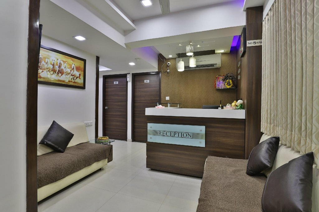 Otel Oyo 40026 Hotel Acropole, Ahmadabad, foto