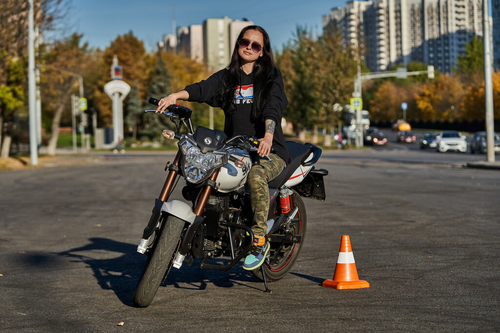 Motosiklet okulu Stunt Madness Team, Moskova, foto