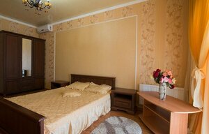 Hayat Hotel (улица Ленина No:143А, посёлок городского типа Коктебель), otel  Kırım Cumhuriyeti'nden