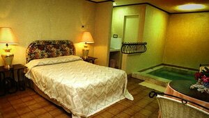 City of Springs Hotel (Calabarzon, Laguna, Los Baños, Villegas Street), otel  Los Banos'tan