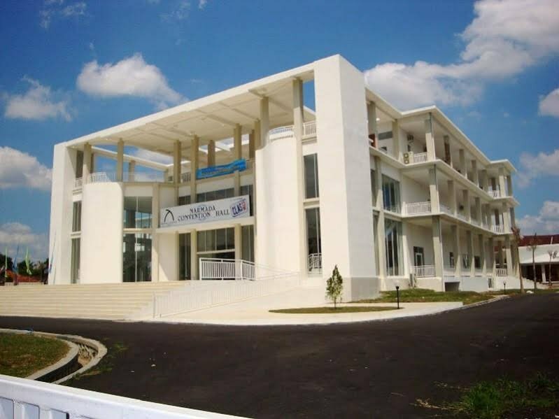 Otel Narmada Convention Hall, Mataram, foto