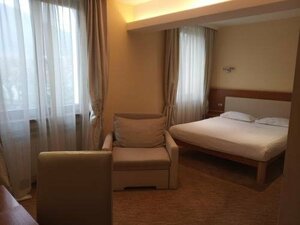 Park Central Hotel (булевард "Цар Освободител" No:6), otel  İslimiye'den (Sliven'den)