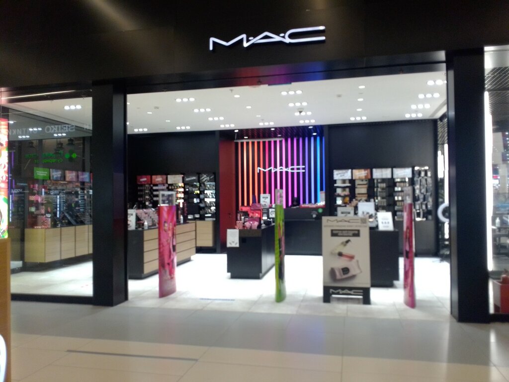 Kozmetik ve parfümeri mağazaları Mac Cosmetics, Saint‑Petersburg, foto