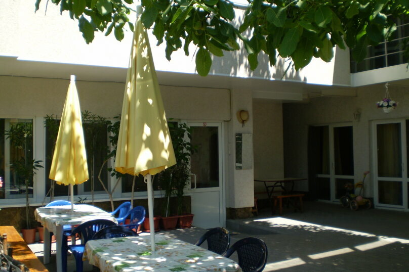 Otel Gostevoi dom Romanov', Feodosya (Kefe), foto