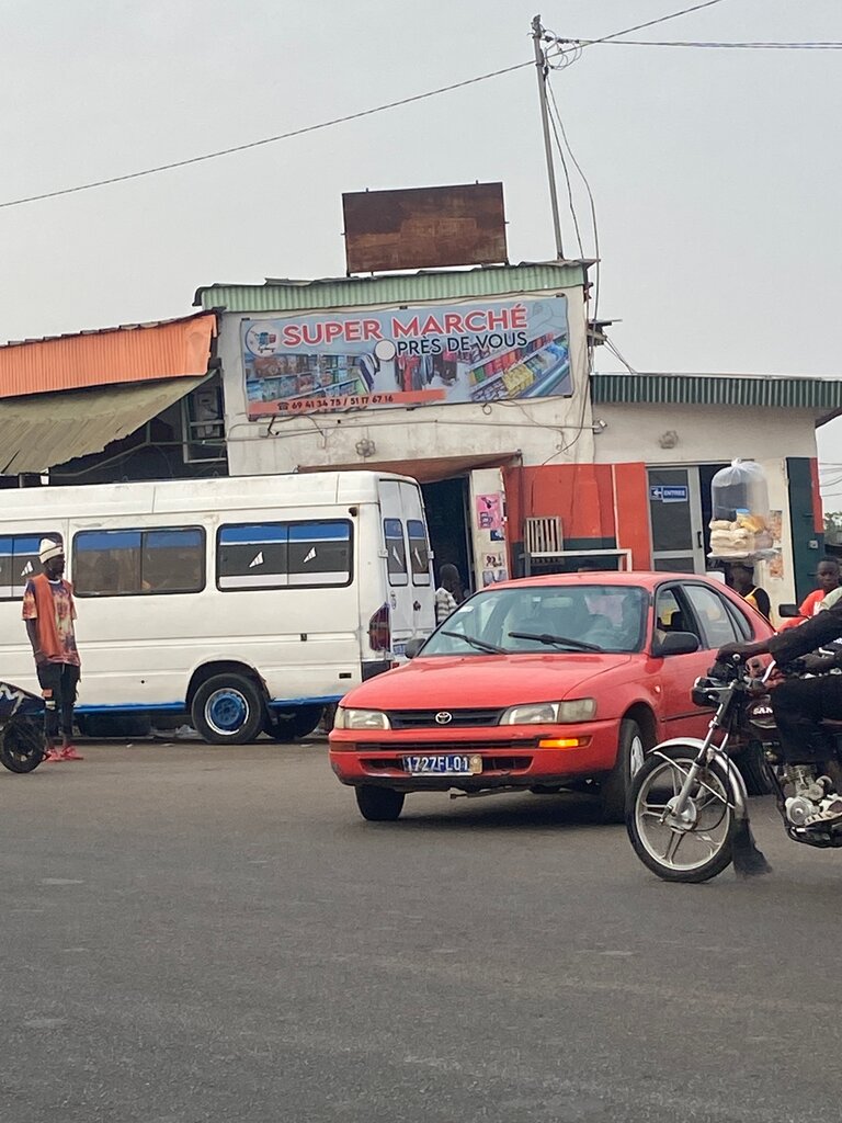 Pazarlar ve çarşılar Super marche de la gare routiere, Bouake, foto