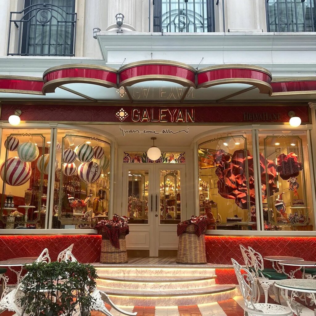 Pasta, şekerleme ve tatlı Galeyan Helvahane, İstanbul, foto