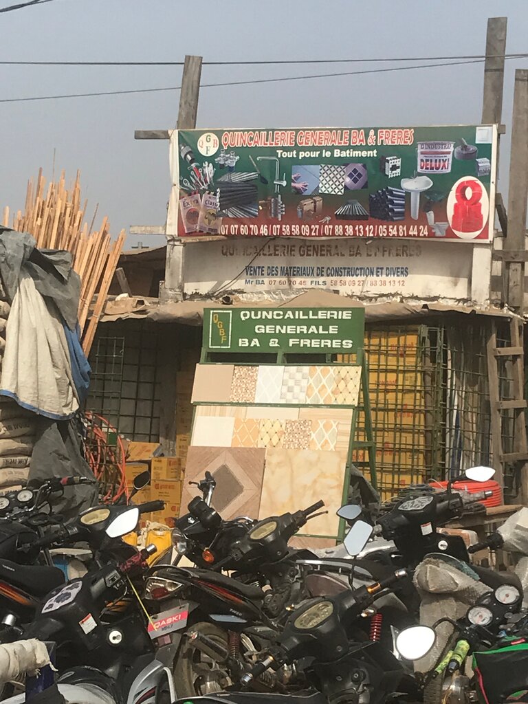 ATM'ler Quincaillerie generale Ba et freres, Bouake, foto