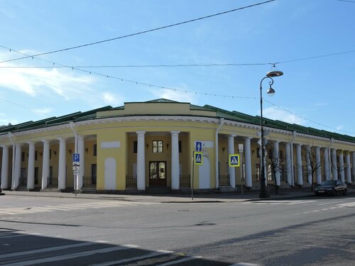Alışveriş merkezleri Gostiny Dvor, Kronstadt, foto