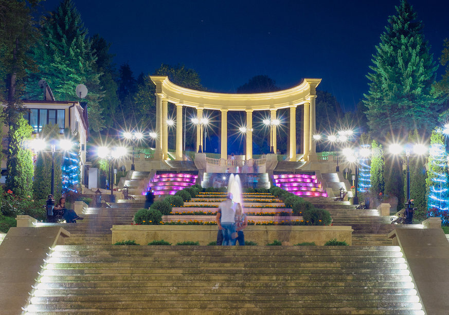 Turistik yerler Колоннада Каскадной лестницы, Kislovodsk, foto