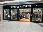 Daniel Rizotto (Евпаторийское шоссе No:8), giyim mağazası  Simferopol'dan (Akmescit'ten)