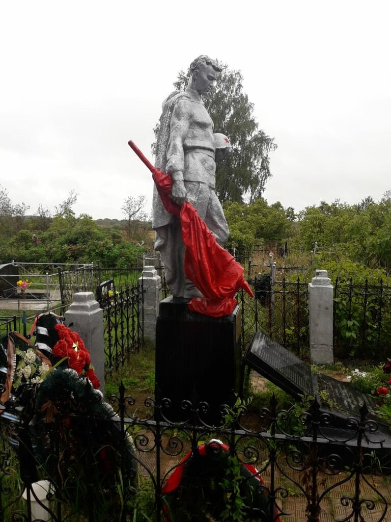 Anıt, heykel Братская могила, Tverskaya oblastı, foto