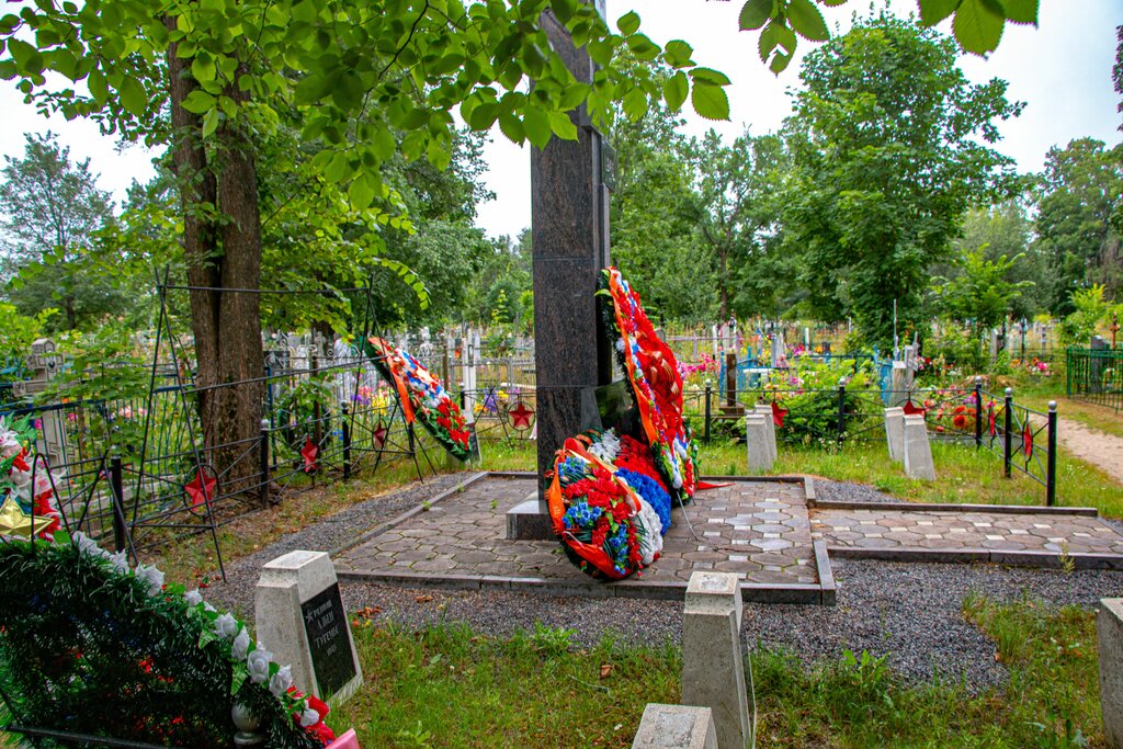 Anıt, heykel Погибшим в боях за родину, Melenki, foto