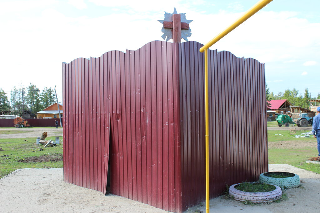 Anıt, heykel Воинам-односельчанам, участникам Великой Отечественной войны 1941-1945 гг., Saha Cumhuriyeti (Yakutistan), foto